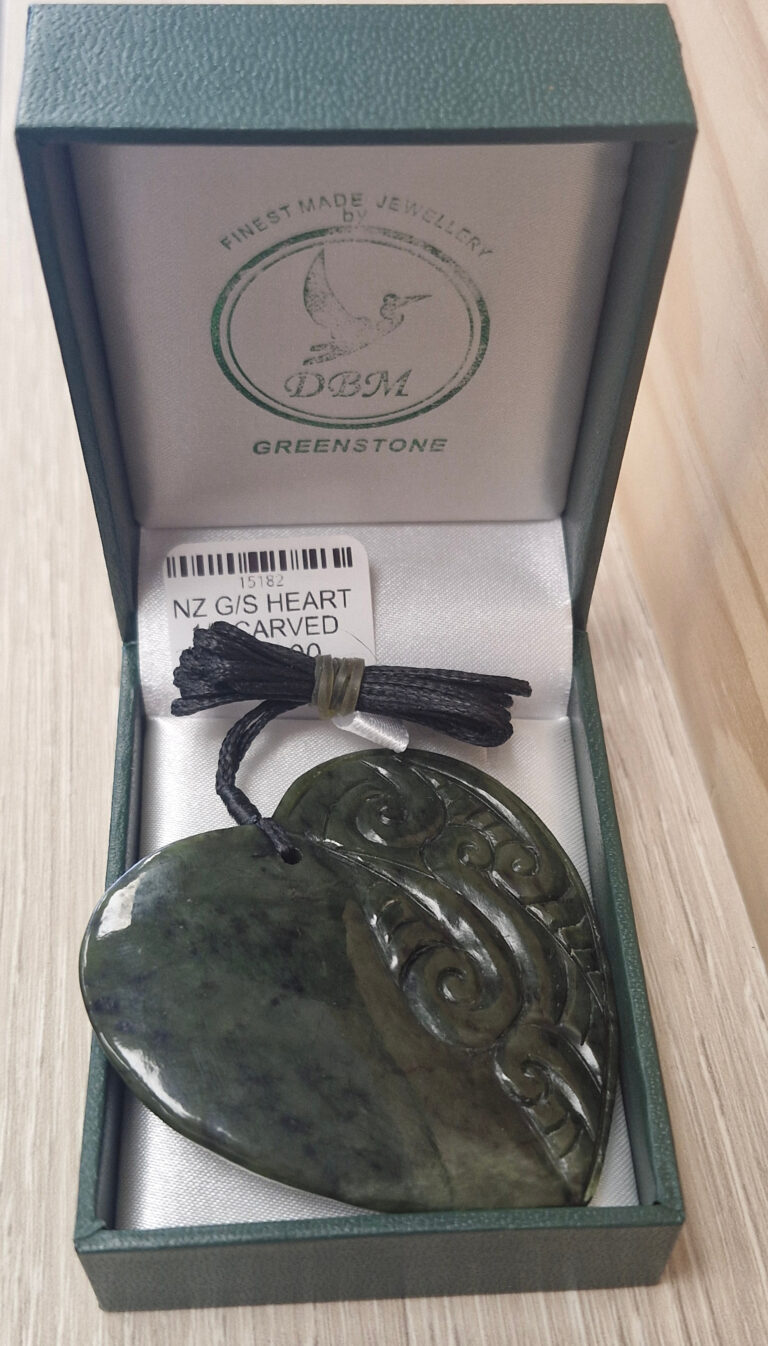 NZ G/S HEART 1/2 CARVED - Toi Toi Maori Art & Gift Shop