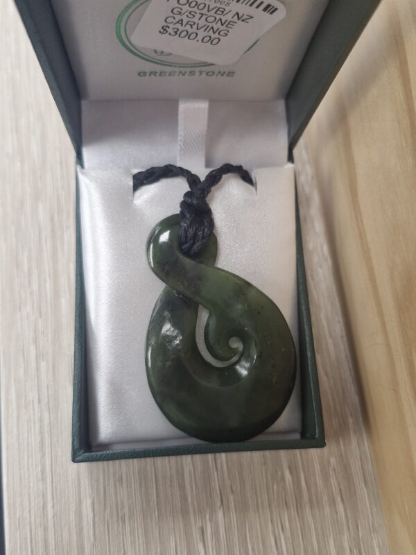 FO00VB/ NZ G/STONE CARVING - Toi Toi Maori Art & Gift Shop