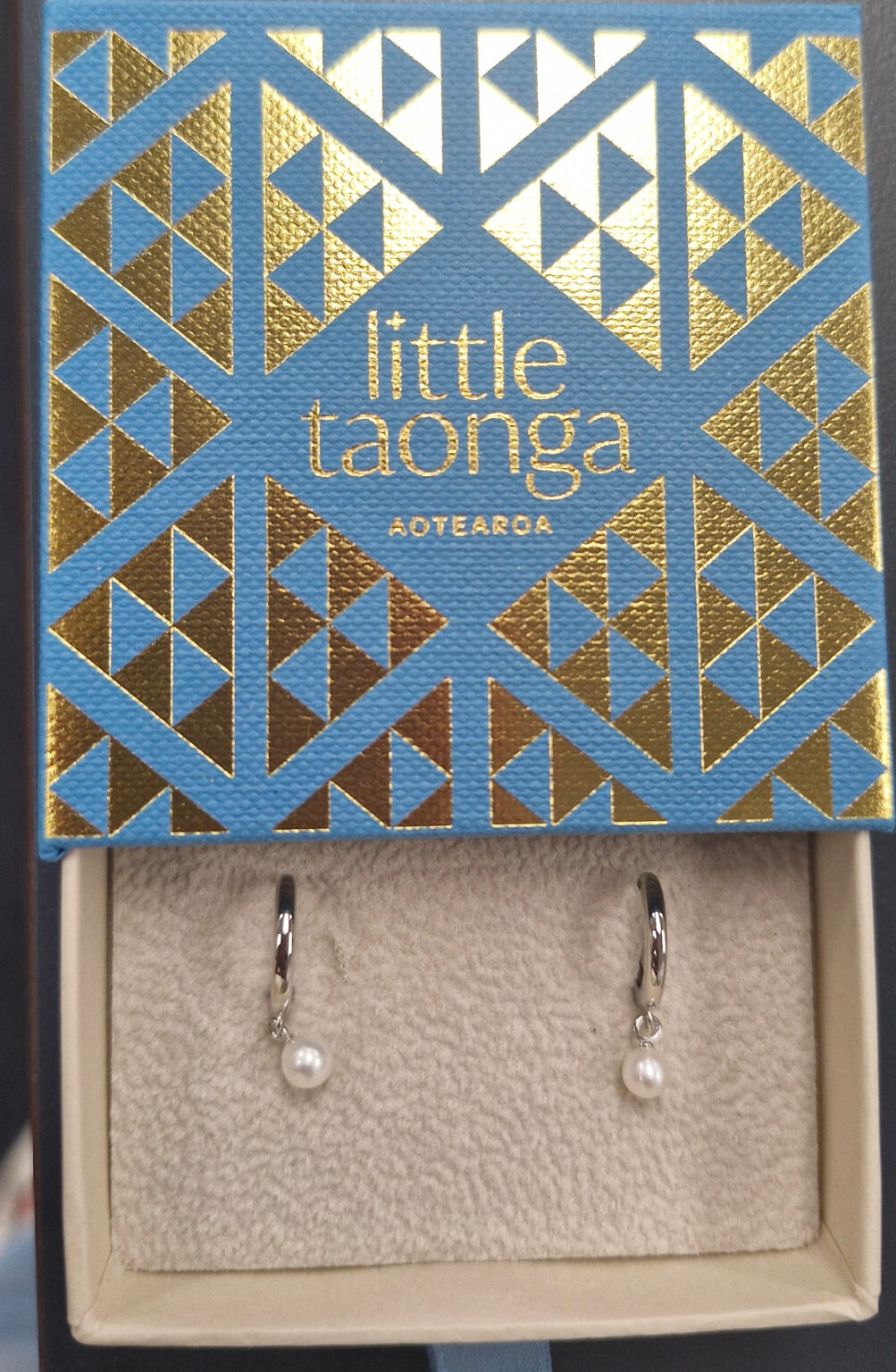 Pearl Huggies - Toi Toi Maori Art & Gift Shop