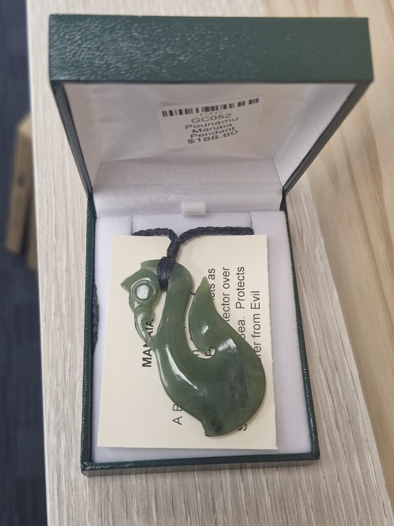 GC052 Pounamu Manaia Pendant - Toi Toi Maori Art & Gift Shop